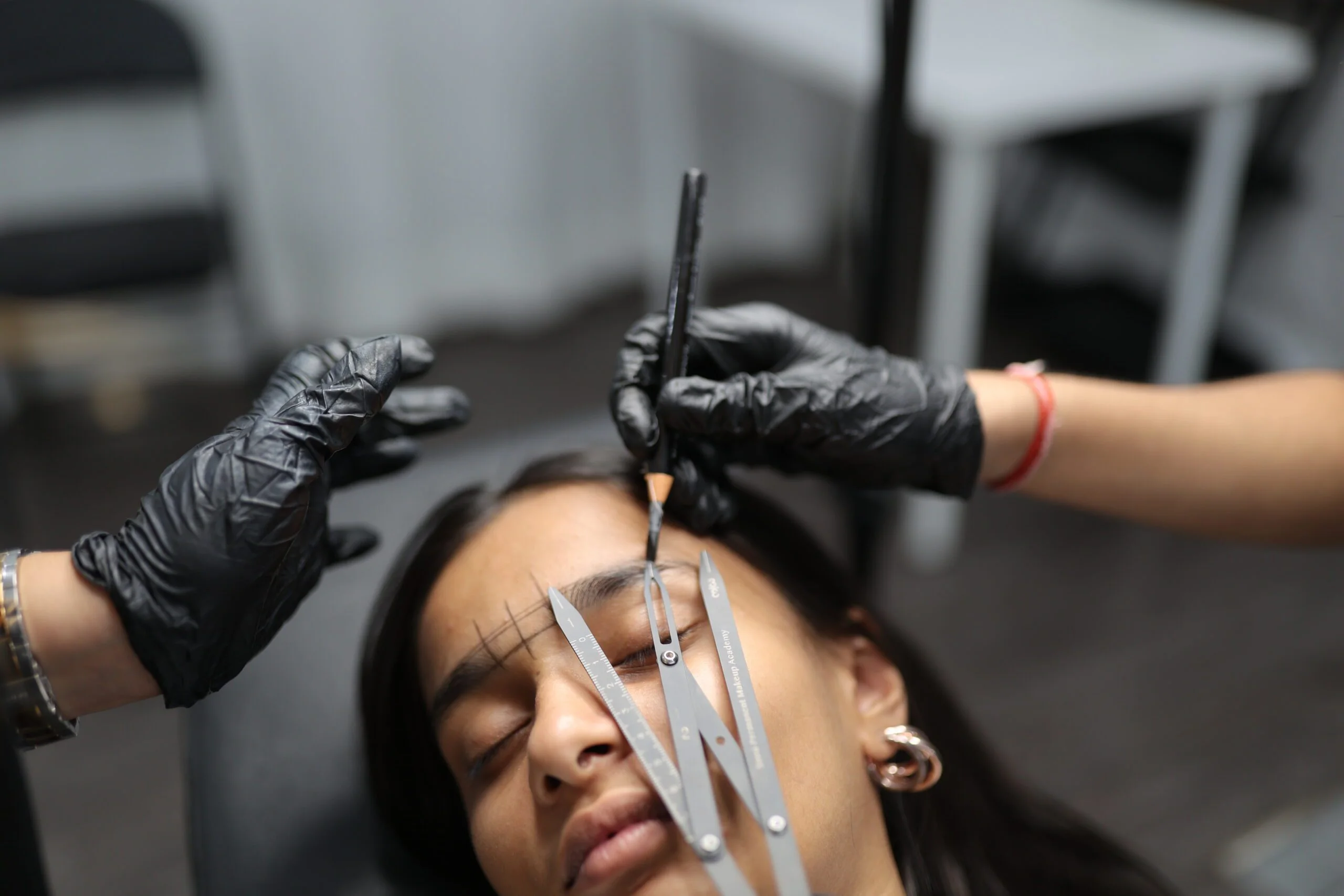 Powder Brows vs Microblading: Perfect Guide By Victress Beauty Lounge